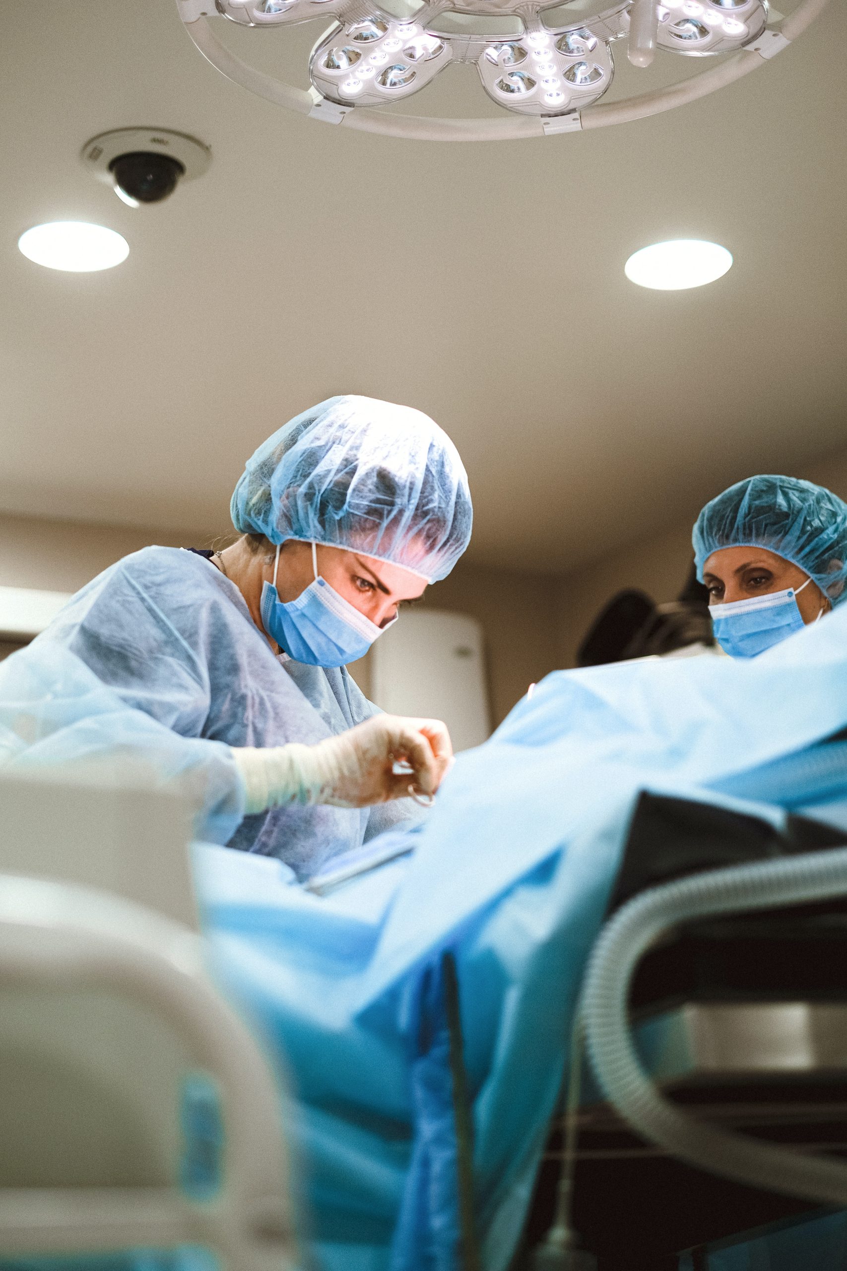 Female surgeons have better surgical outcomes - Surgery International