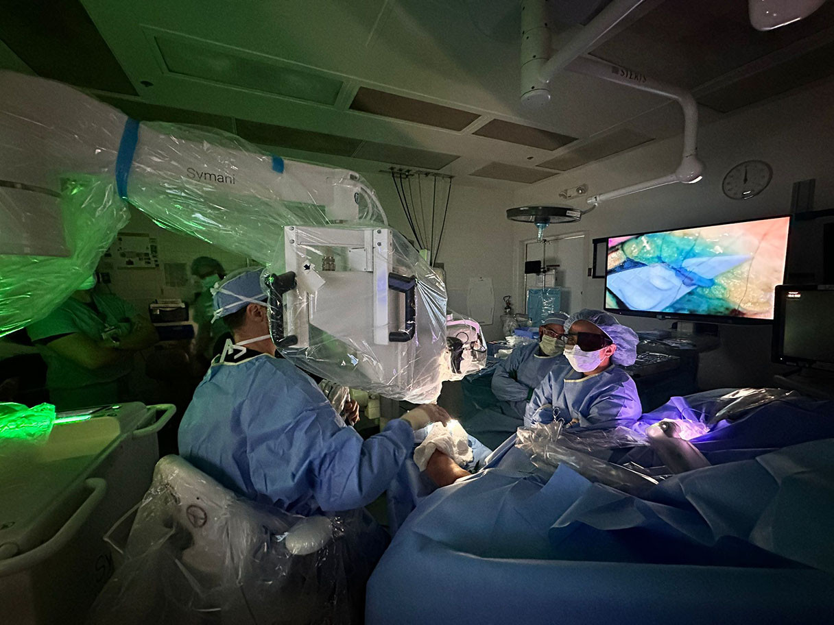 Robot-assisted microsurgery for head and neck cancer - Surgery ...